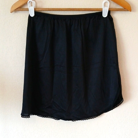 Vanity Fair | Intimates & Sleepwear | Vintage Vanity Fair Black Half ...